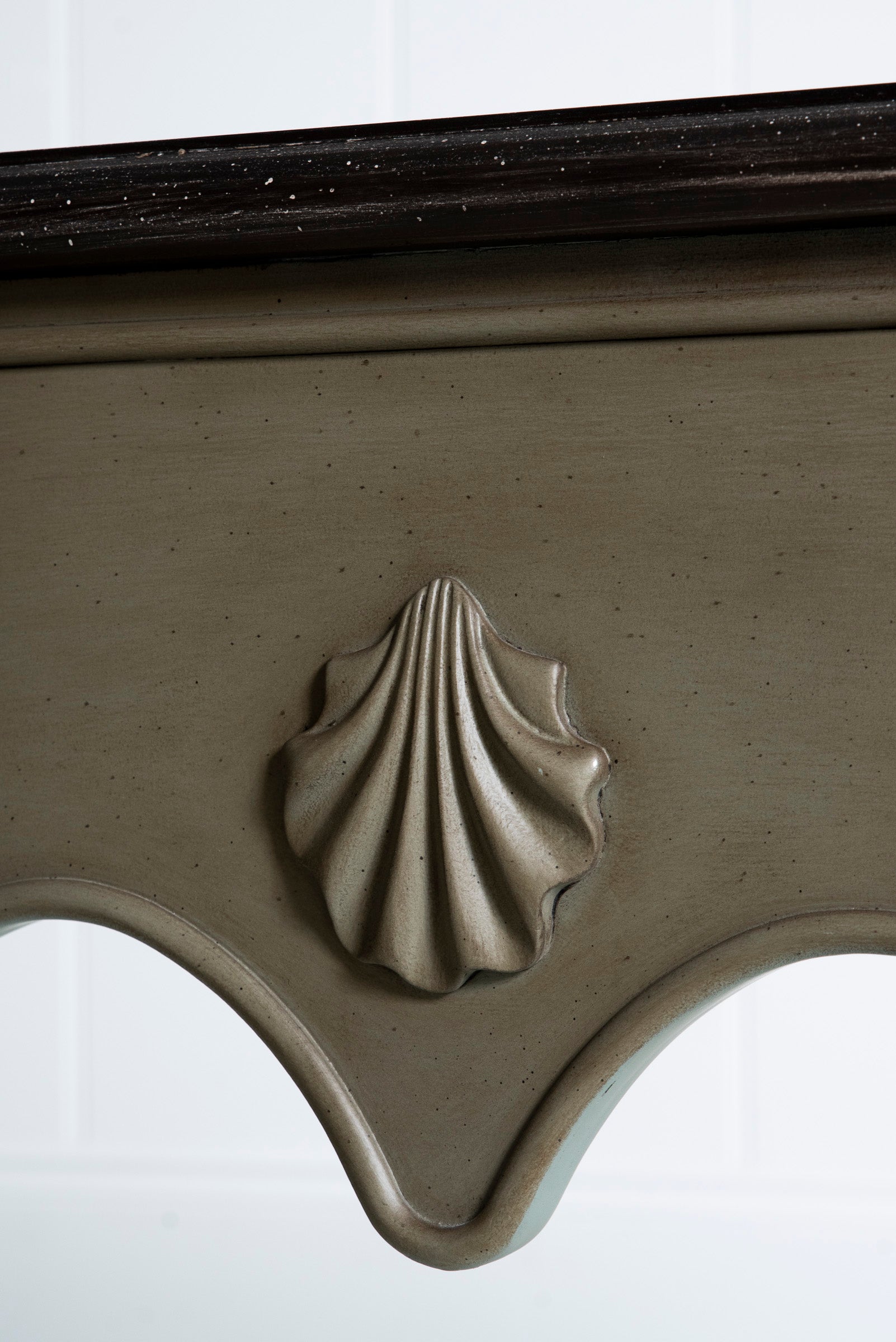 The Shell Console - Antique Khaki – Studio Hám