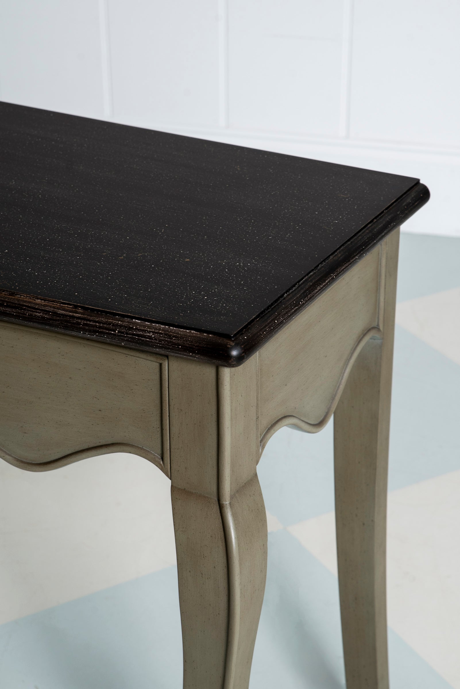 The Shell Console - Antique Khaki – Studio Hám