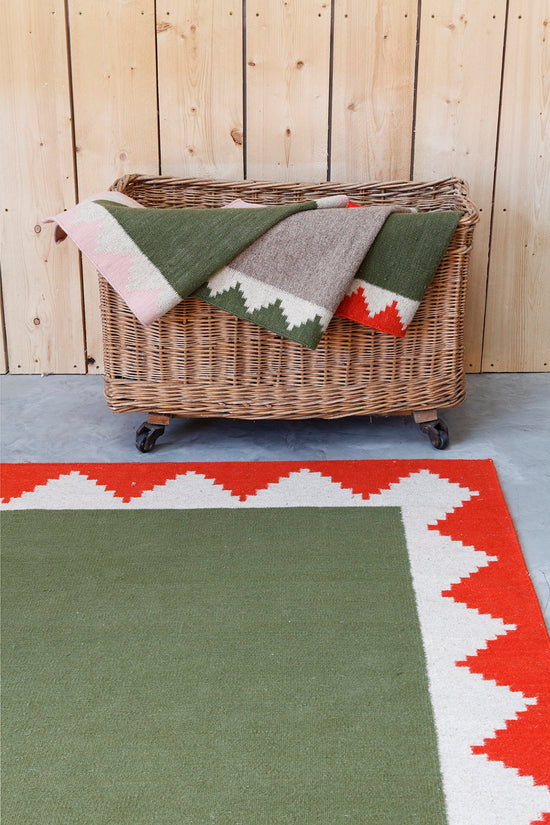 Arrow Rugs – Studio Hám
